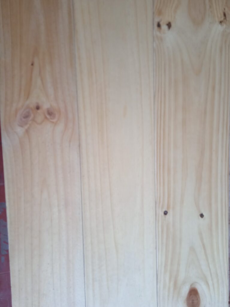 Tarima de Madera de Pino: Principales Ventajas y Aplicaciones